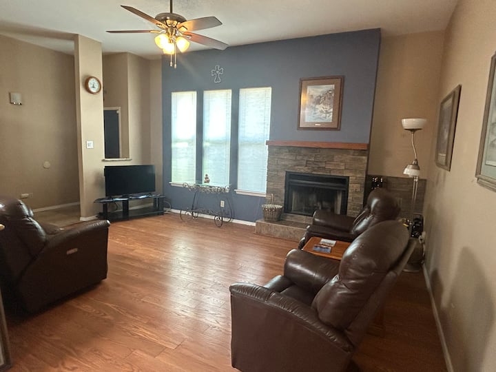 Quiet Retreat, Entire House With Covered Patio - Albuquerque