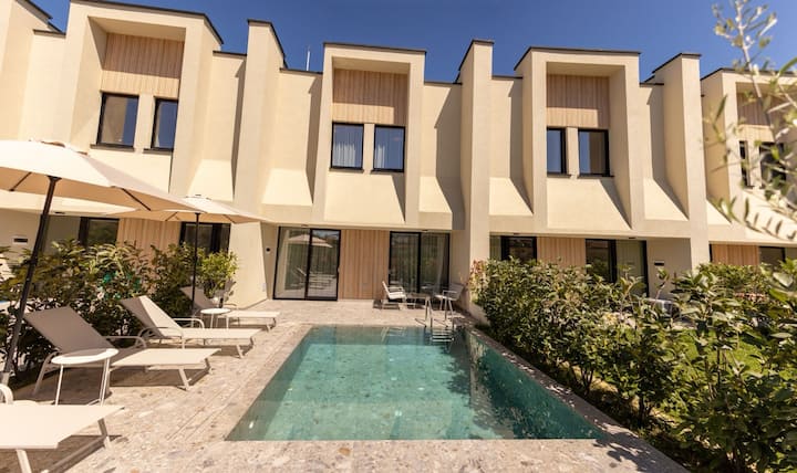 Id-real Villa 16 - Spille