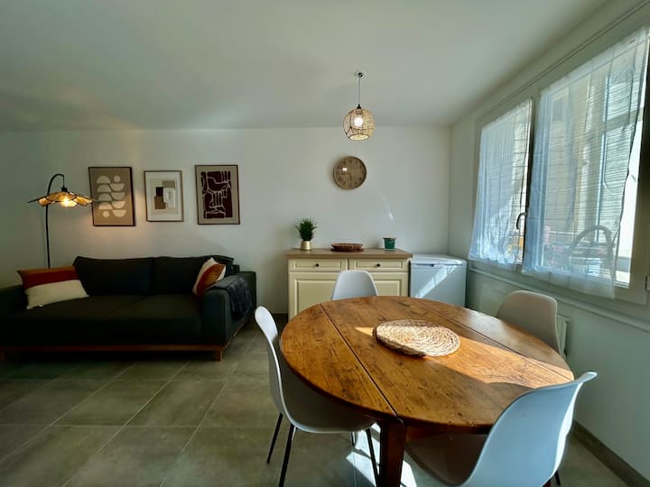 Maison 2 Chambres - 2 Salles D’eau - Wifi - Jardin - Parthenay