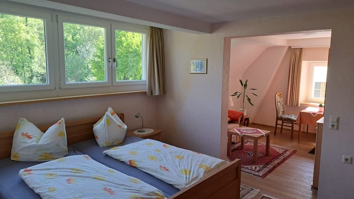 Ruhig Gelegenes, Geräumiges Studio Mit Gartenblick - Badenweiler