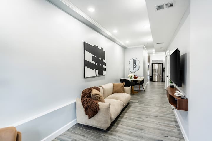 Chic Jc Apt | Curated 2br | Mins To Nyc + Metlife - Jersey City, NJ