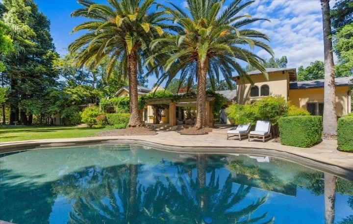 Grand, Modern Tuscan Home In Sonoma - Sonoma, CA