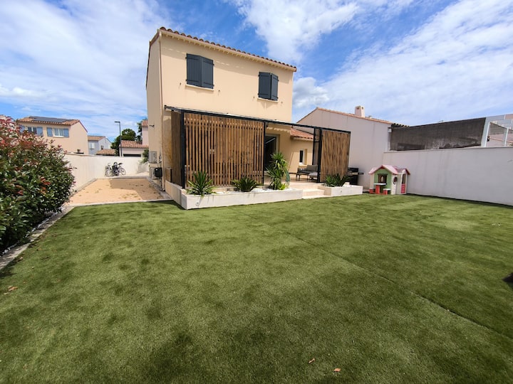 Maison 3 Chambres Avec Jardin, Terrasse Couverte - Arles