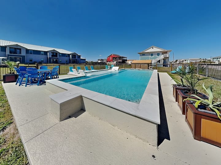 Inn At Sea La Vie | Private Pool! - Rockport, TX