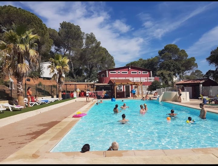 Un Bungalow Dans Un Camping Familial - Roquebrune-sur-Argens