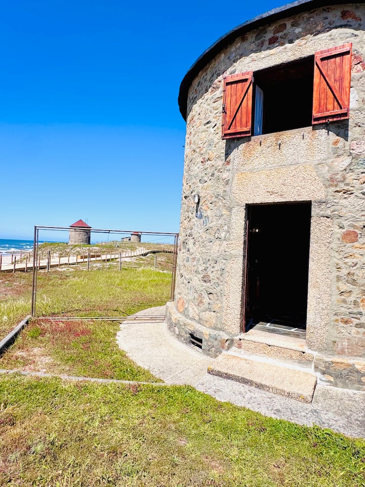 Mill House On The Beach With Sea Views - Apúlia
