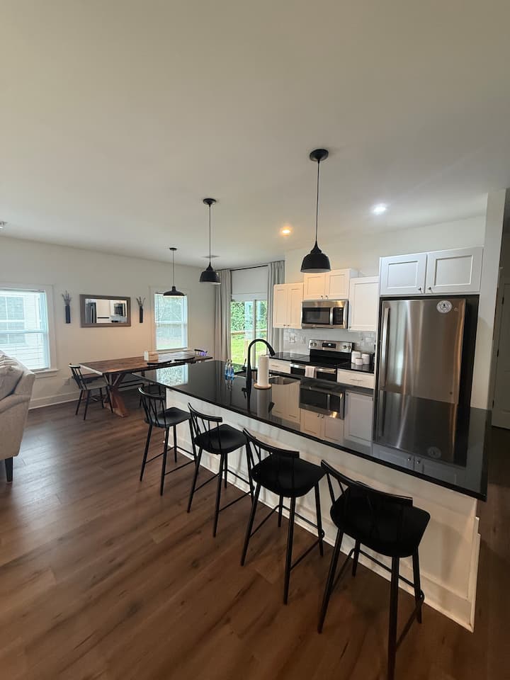 Central Rental + Quiet & Comfy! - Charleston, SC