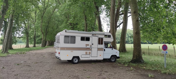 Camping-car De Collection 1984 Rétro Et Confort - Sarthe