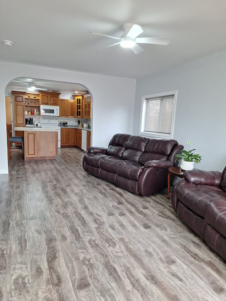 "Terry's Place In Botwood"two Bedrooms & Bathrooms - Newfoundland and Labrador