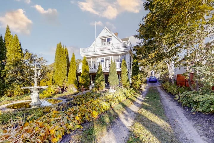 7br Oceanfront Boat House W/dock & Balcony - Boothbay Harbor, ME