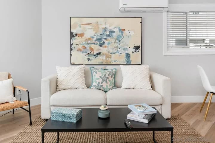 1-bedroom Apartment In Charming Coronado Village - Coronado, CA