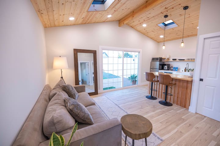 Little Home Oasis - Laguna Woods, CA