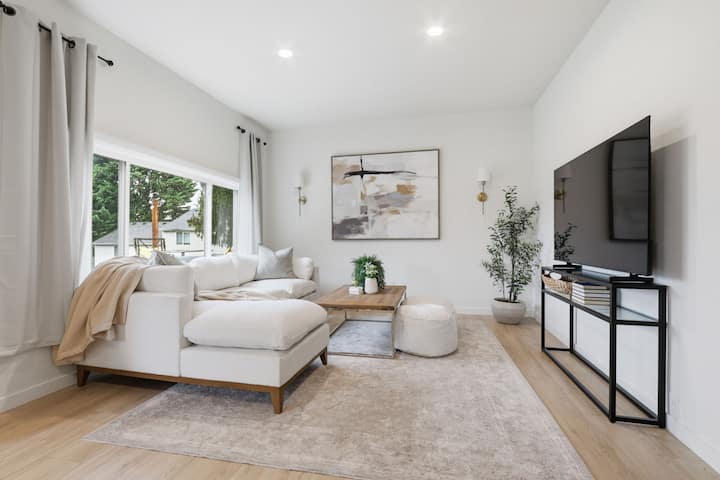 Brand New Retreat | Full Remodel Ac + Large Lot - Vancouver, WA