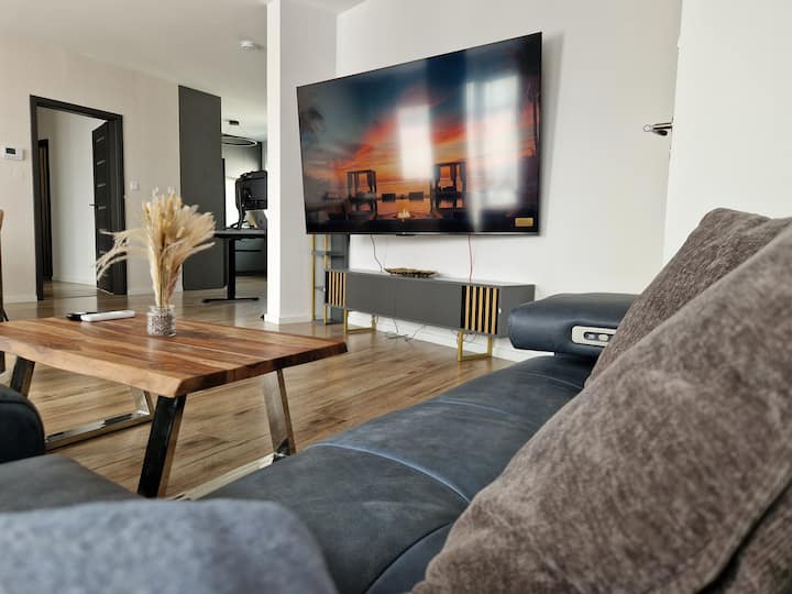 Sunny 2-bedroom Top Penthouse Terrace Castle View - Bratislava
