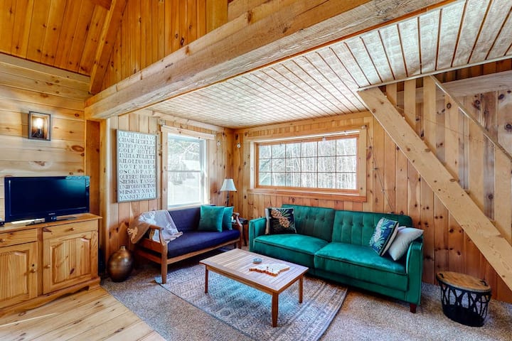 2 Lofts- Renovated Cabin | Deck | Firepit - Greenville, ME
