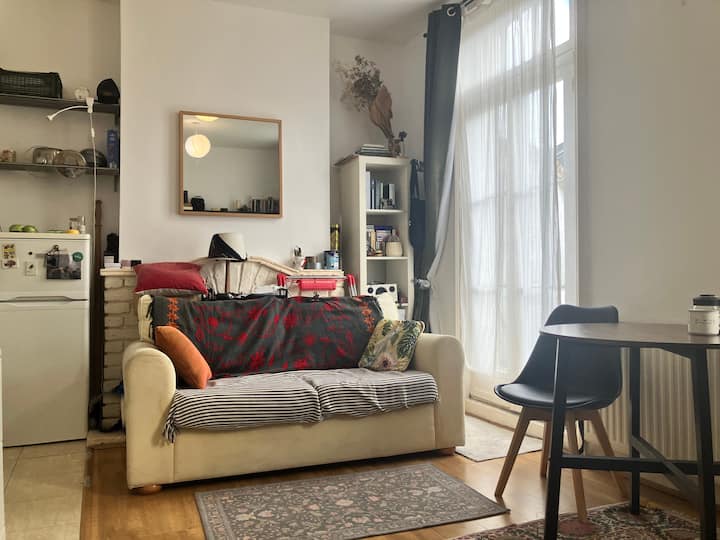 Sunny One Bedroom Flat With Terrace - 
