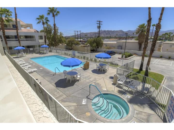 Palm Spring Séjour | Parking | Downtown - Palm Springs, CA
