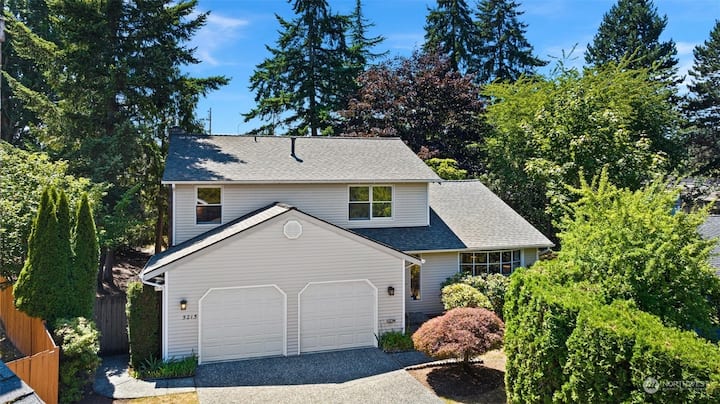 June - Aug | Steps From Microsoft & Light Rail - Redmond, WA
