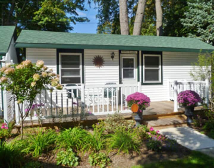 Bushies Bungalow - South Haven, MI