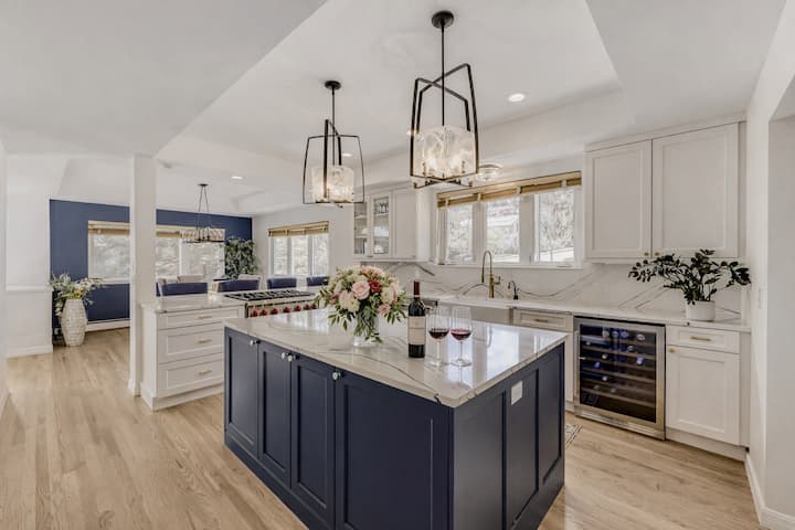 Luxury Boulder Home Steps To Sanitas & Pearl - Boulder, CO