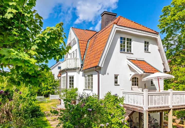 Charmig Villa På Lidingö – 10 Min Från Stan - Lidingö