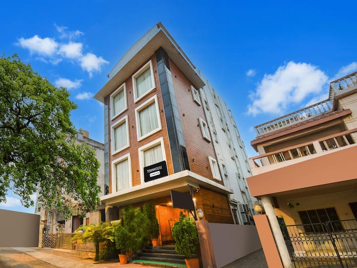 Super Townhouse Marine Drive - Puri