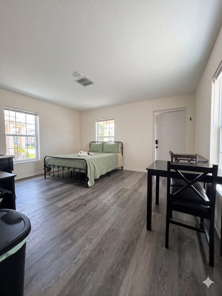 Lake Howard - Private Studio & Lake View - Winter Haven