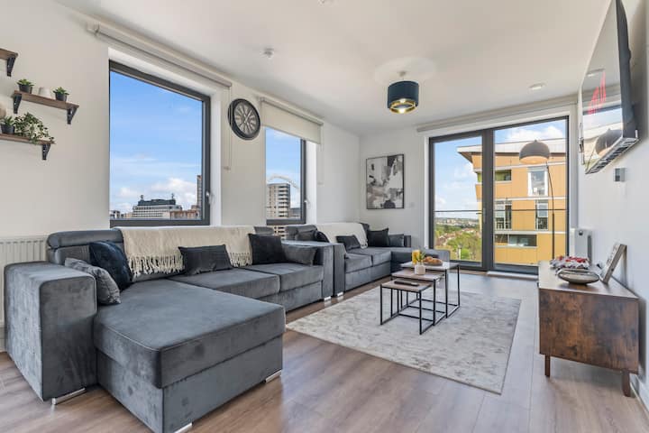 Wembley 3 Bed Stadium Views Pool Table Sleeps 10 - Harrow