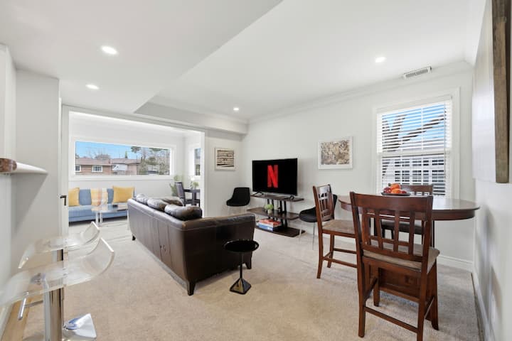 Main Floor 2br Retreat, 2 Parking, 1 Bath & Wi-fi - Ajax