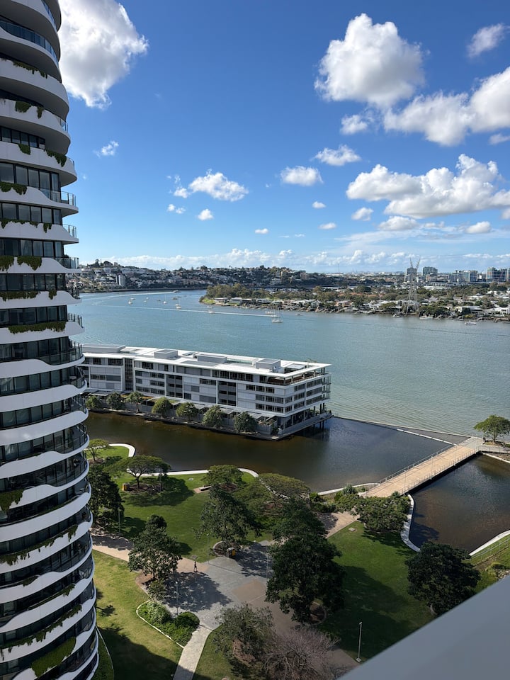Luxury River Front Apartment With Pool, Sauna, Gym - Brisbane