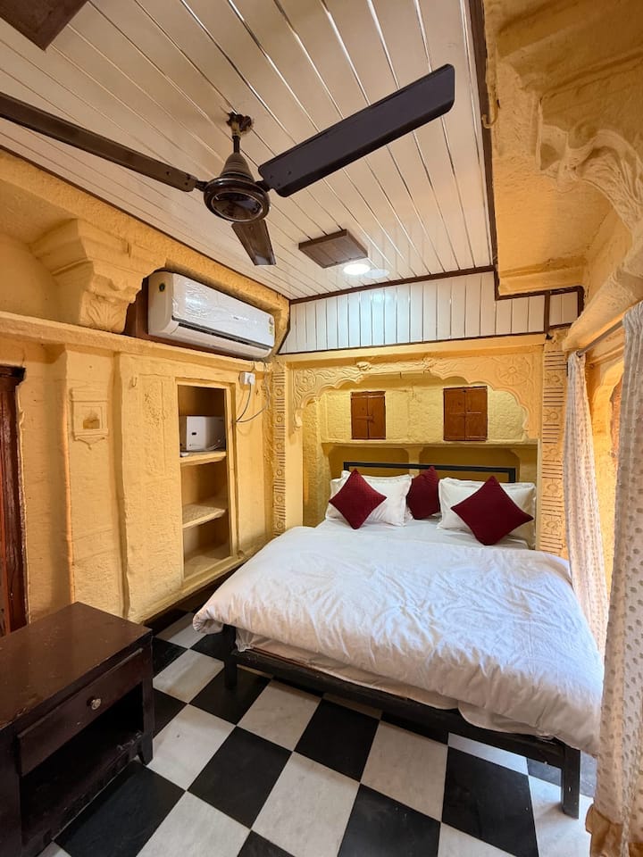 Home Inside Fort - ジャイサルメール