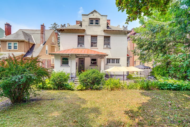 Walkable Schenectady Getaway: 2-unit Campus Hub - Schenectady, NY