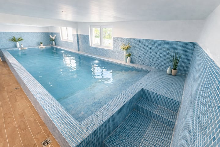 Maison Familiale Piscine Intérieure & Spa/22 Pers - Artenay