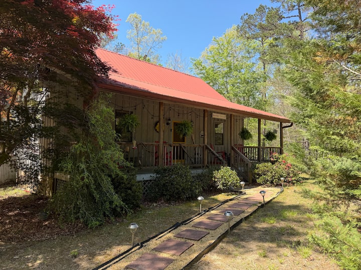 Nature Oasis | Hot Tub & Fire Pit | Near Fish Pond - Mentone, AL