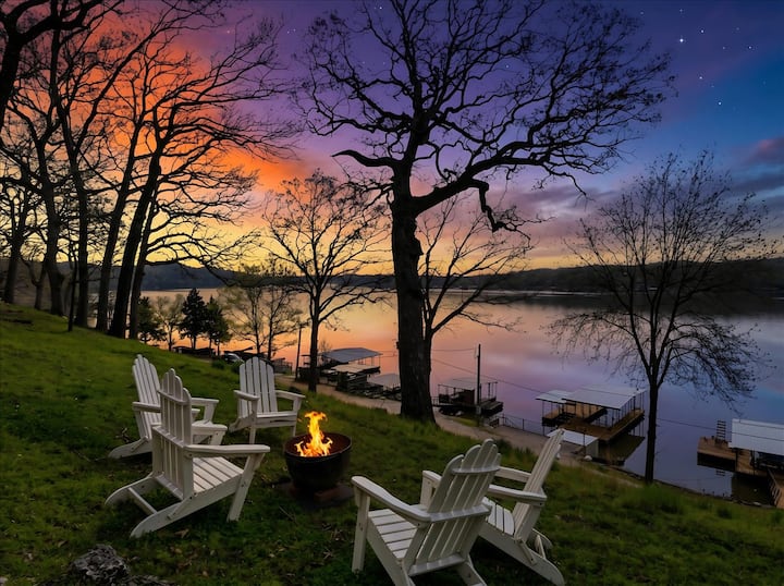 Lakefront Home W/ Dock, Deck & Water Fun At 46mm - Lake of the Ozarks, Climax Springs