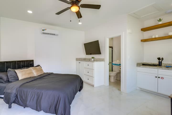 Pool Access & Prime Location! Spi Getaway For 2 - Port Isabel, TX