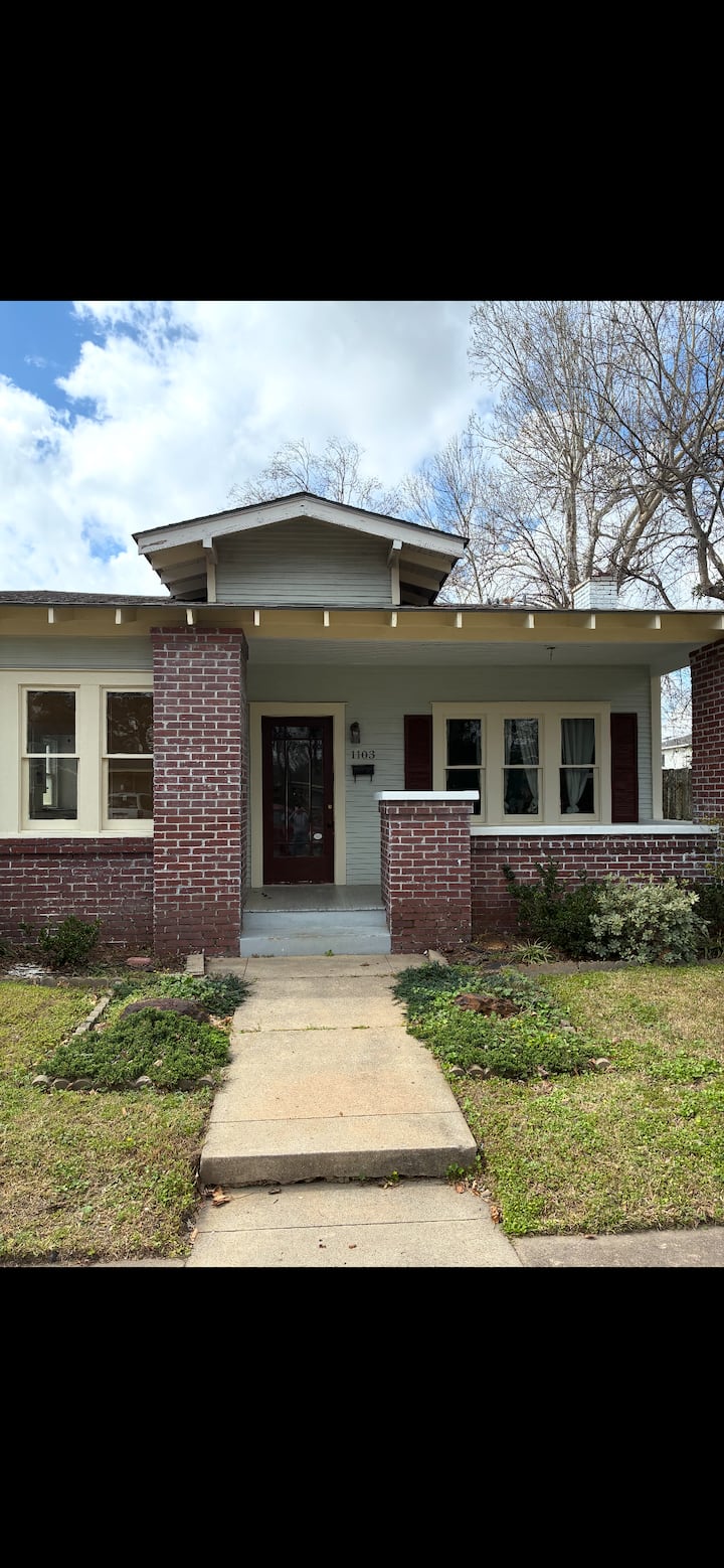 The Whimsical House On 3rd - Monroe, LA