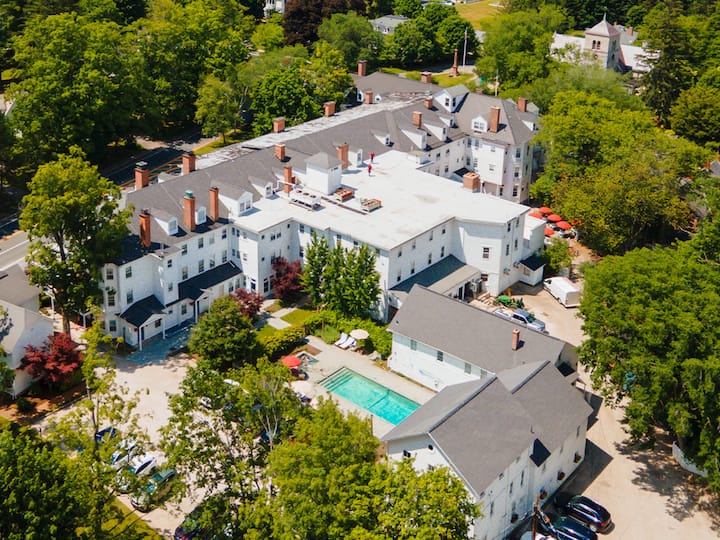 Queen Suite In The Heart Of Stockbridge + Dining - The Berkshires, MA
