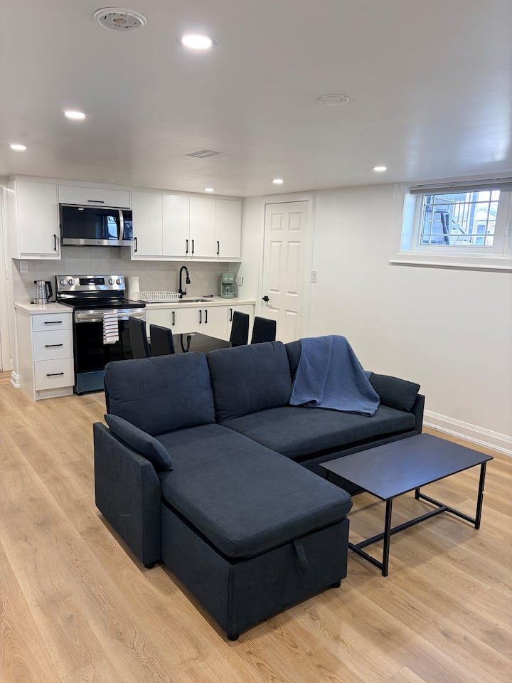 1 Bedroom Cozy Home For 4 People - Richmond Hill