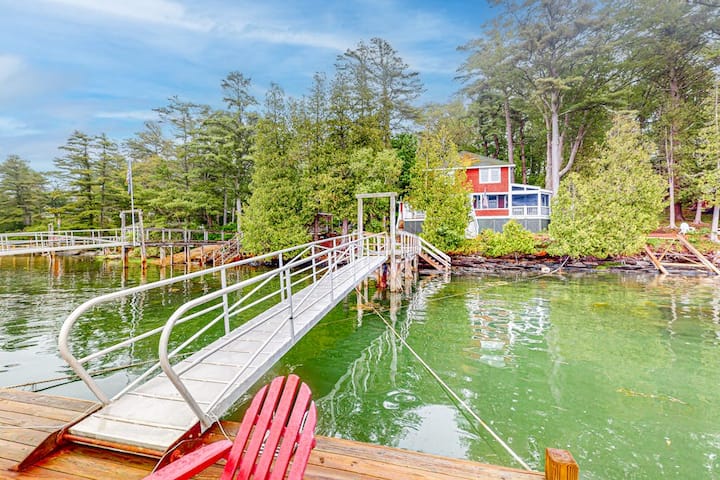 Lovely 4br Riverfront | Dock | Woodstove | Deck - Brunswick, ME