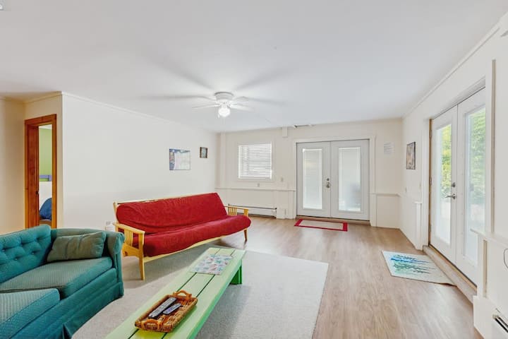 Inviting 2br | Dog Friendly | W/d - Bar Harbor, ME