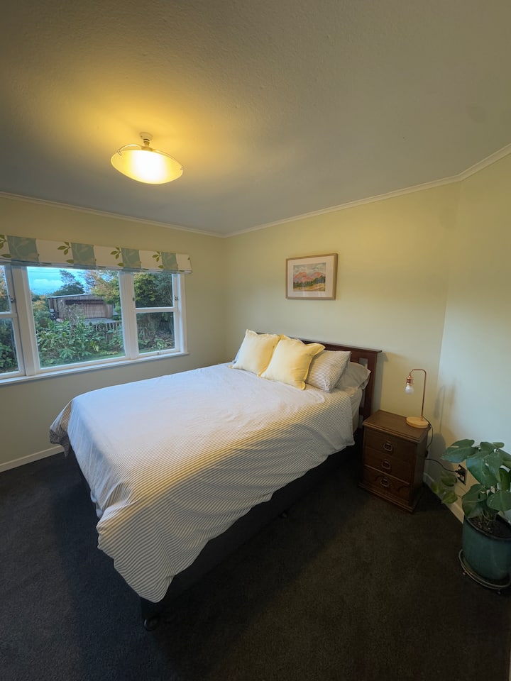 House In Waikanae Township - Waikanae