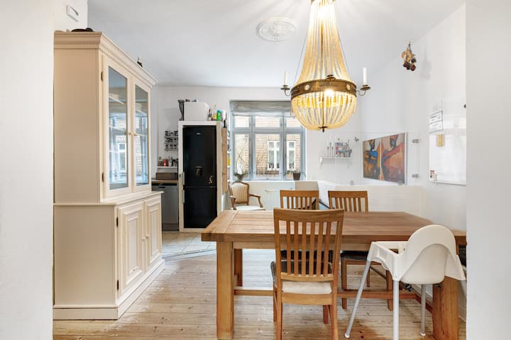 2 Floors, 3 Bedrooms 10 Minutes From City Center - Copenhagen