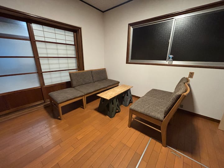 【熊野古道 中辺路】歩き旅の休息に。一日一組限定・一軒家「青い屋根」 - Tanabe