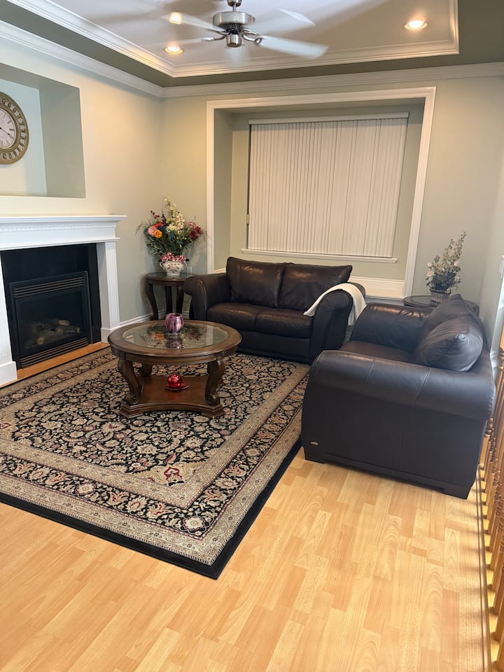 Bright 4br Family Home In Prime Delta Location - Surrey