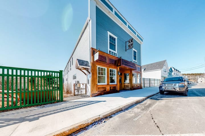 Cozy Downtown 1br Near Water | Central Ac | W/d - Bar Harbor, ME