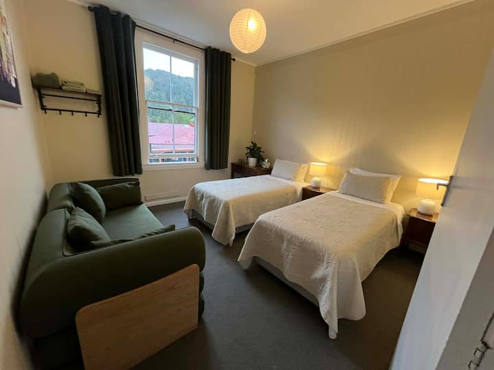 Room 1, Triple Or Double - Reefton