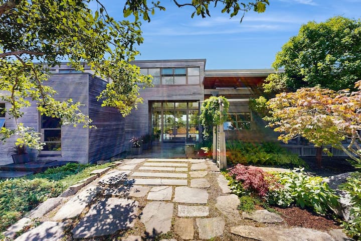 2br Luxurious Retreat W/ Great Space, Shore Access - Vinalhaven