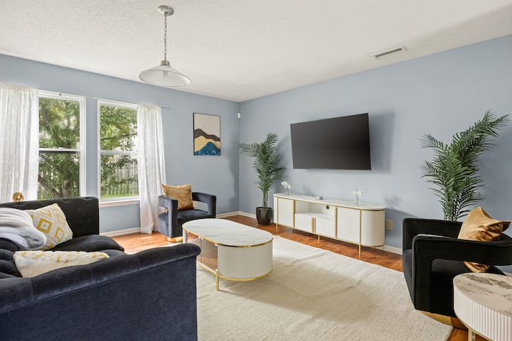 Quiet Avon Retreat – Near Indy, Ims & Airport - Avon, IN