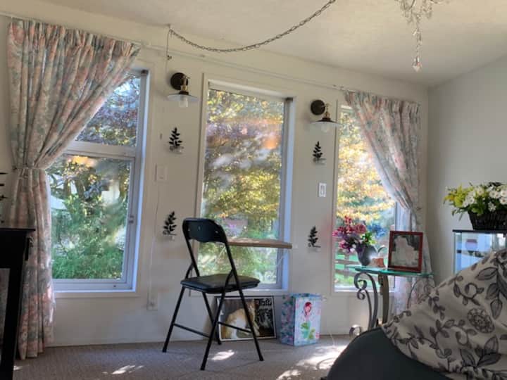 Beautiful, Unique Home For Rent On Airbnb - Campbell River
